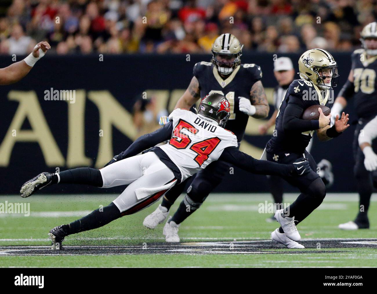 Linebacker lavonte david hi-res stock photography and images - Alamy