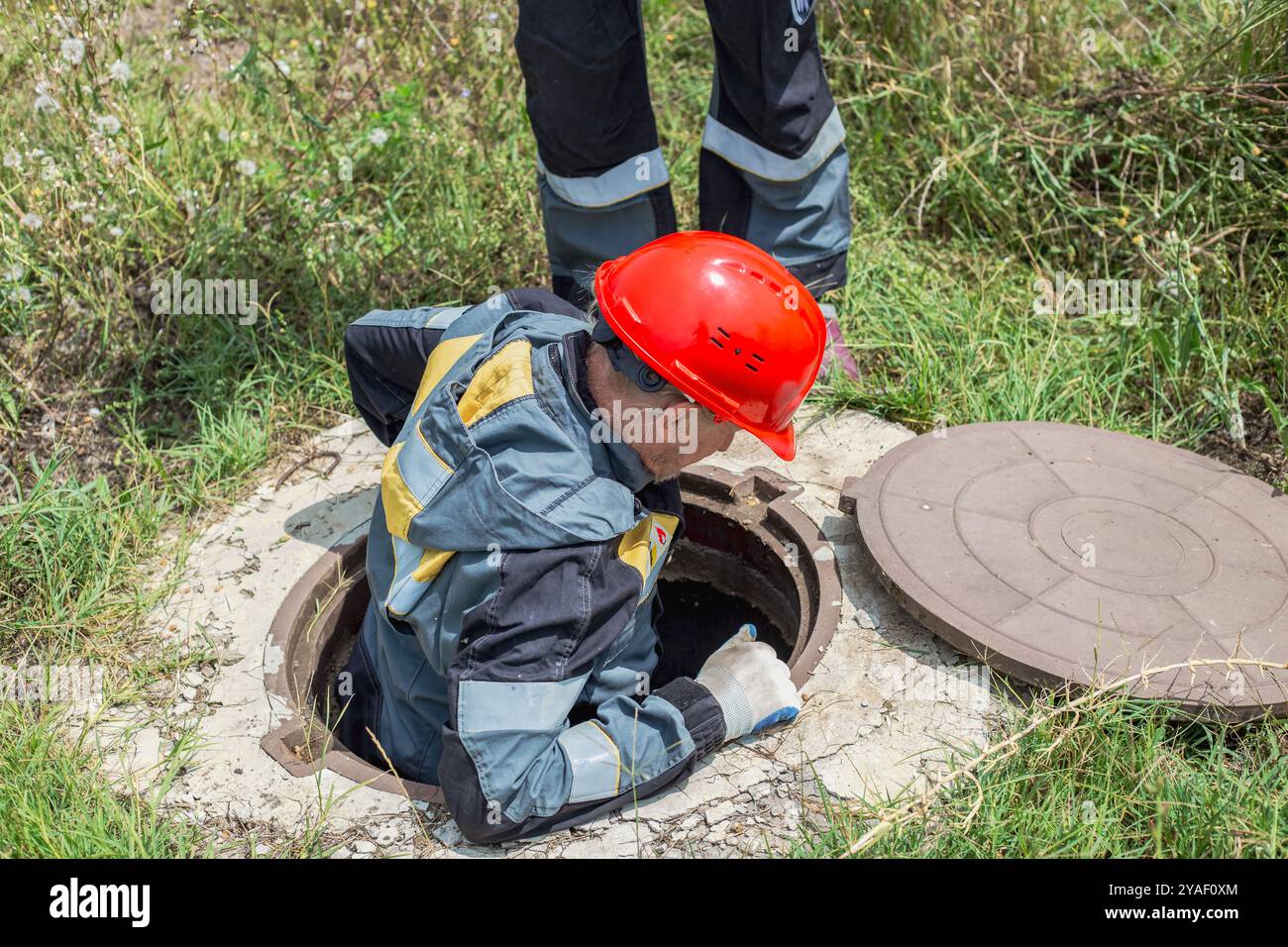 Well system repair hi-res stock photography and images - Alamy