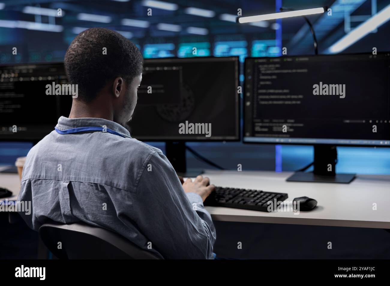 Programmer server hub management hi-res stock photography and images - Alamy