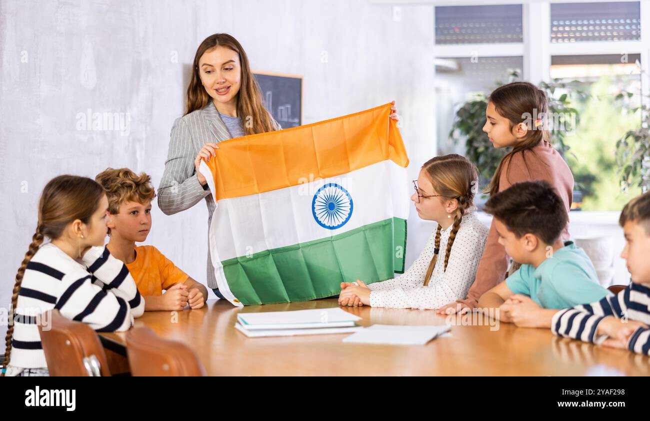 Indian schoolgirl hi-res stock photography and images - Alamy