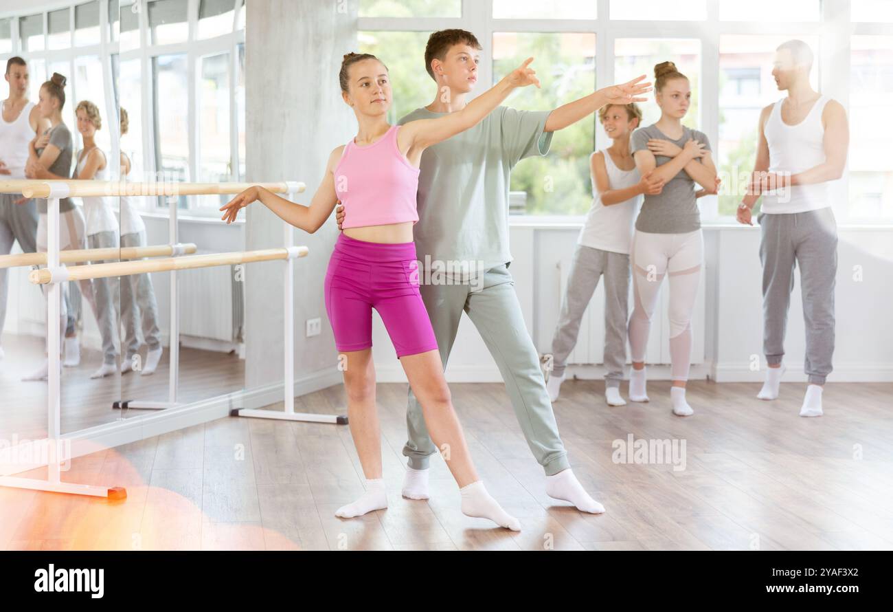 Students practicing ballet studio hi-res stock photography and images ...