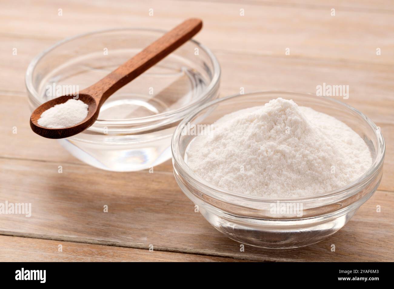 Baking soda to mix with water - Healthy food Stock Photo - Alamy