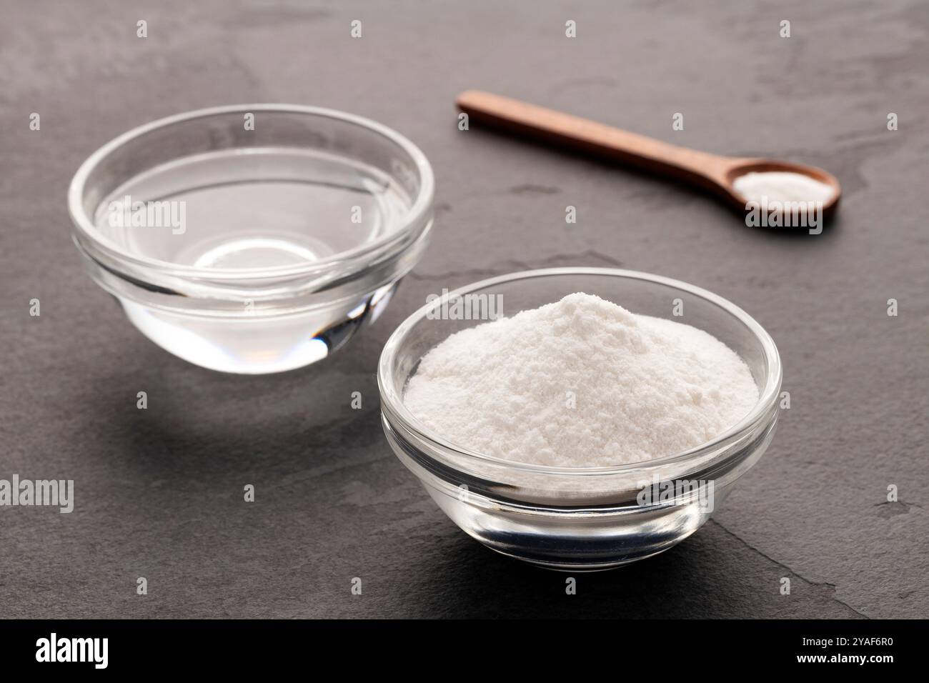 Baking soda to mix with vinegar - Healthy food Stock Photo - Alamy