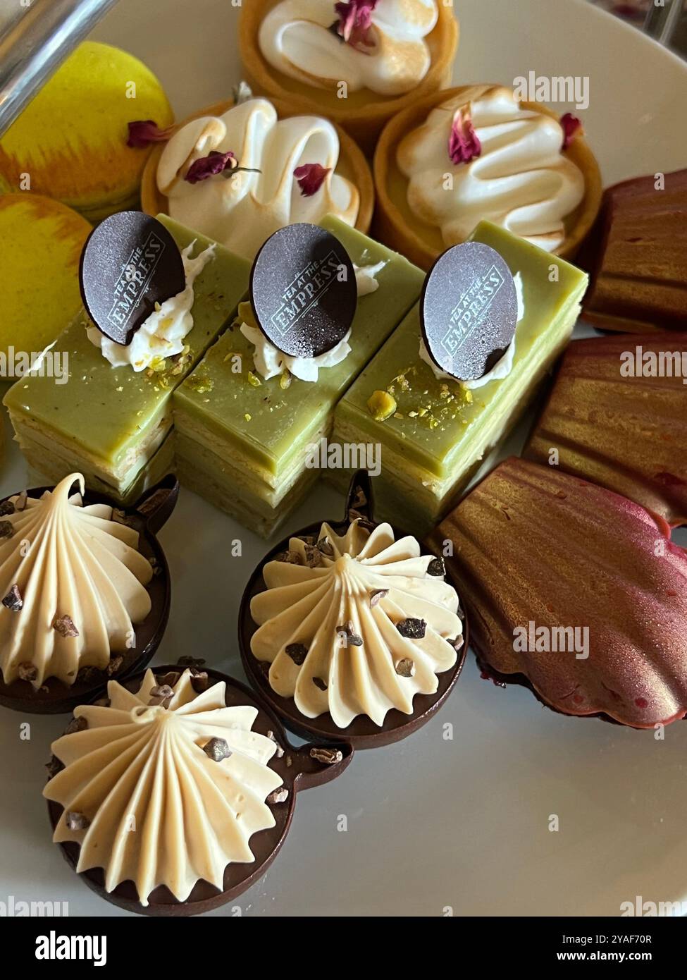 Cakes desserts pastry sweets hi-res stock photography and images - Alamy