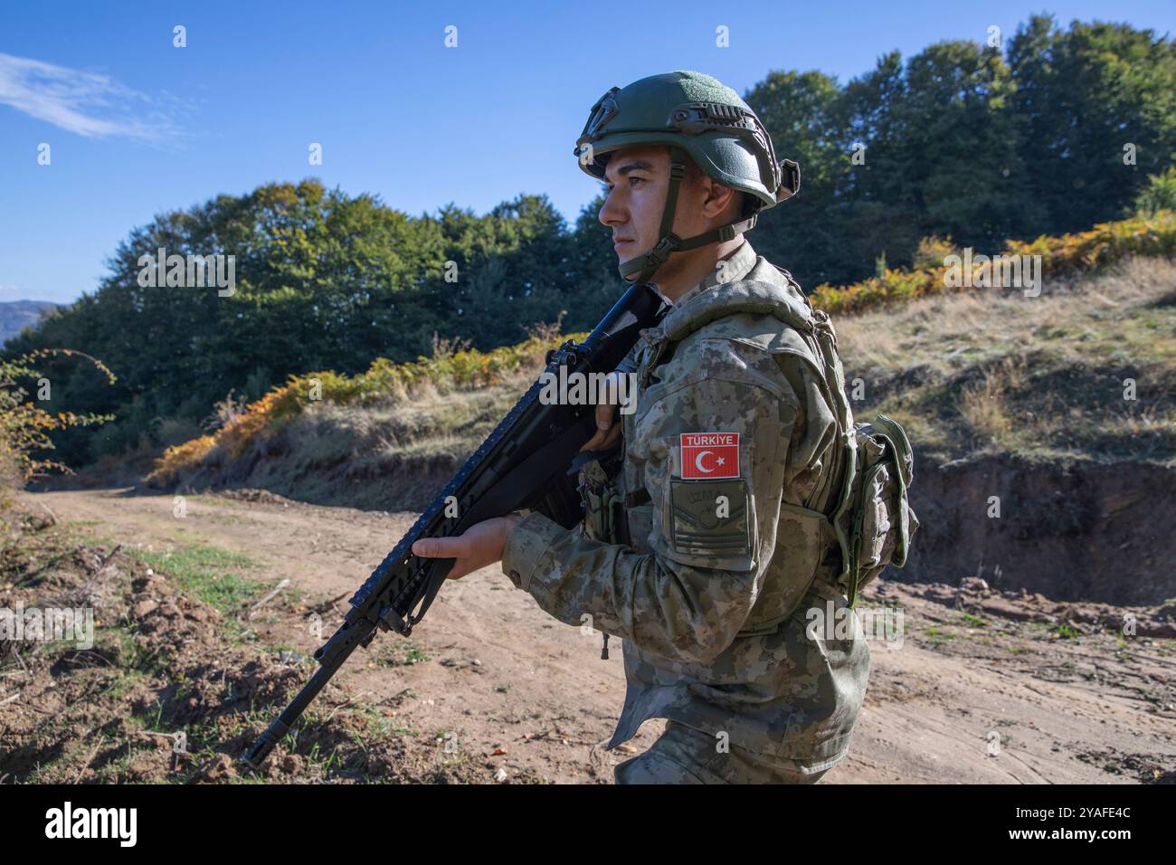 Turkish soldiers assigned to Regional Command East of the KFOR mission ...