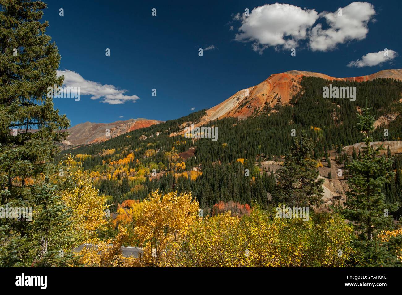 Red mountain pass hi-res stock photography and images - Alamy