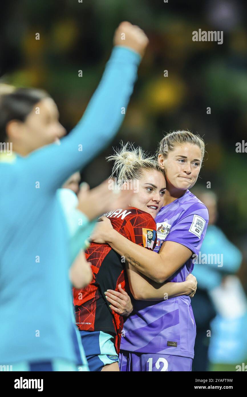 MELBOURNE, AUSTRALIA, JULY 31: Ellie CARPENTER and Teagan MICAH of ...