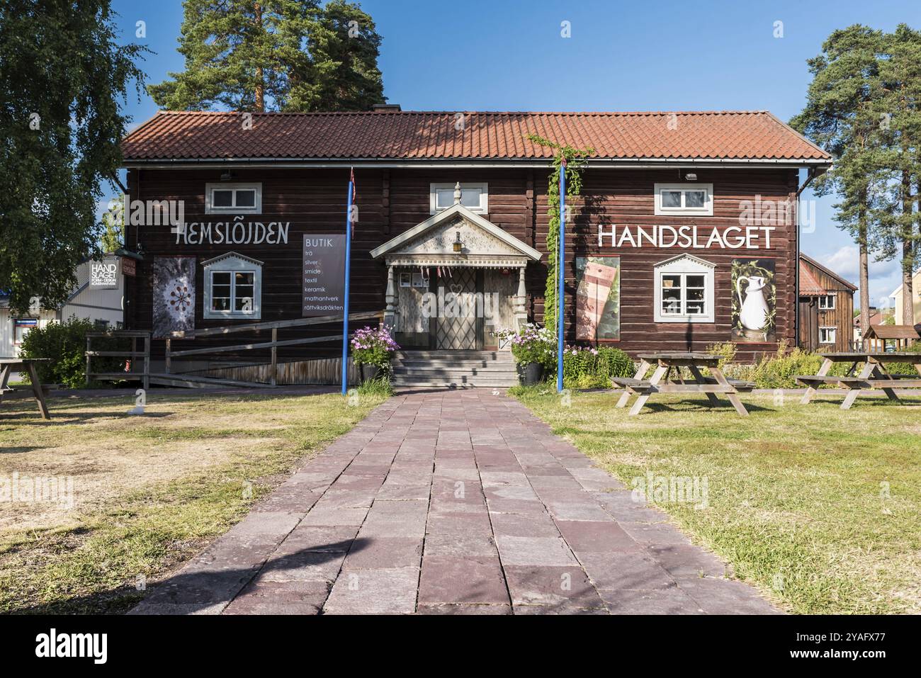 Rattvik, Dalarna, Sweden, 08 05 2019: Swedish traditional shop in wood ...