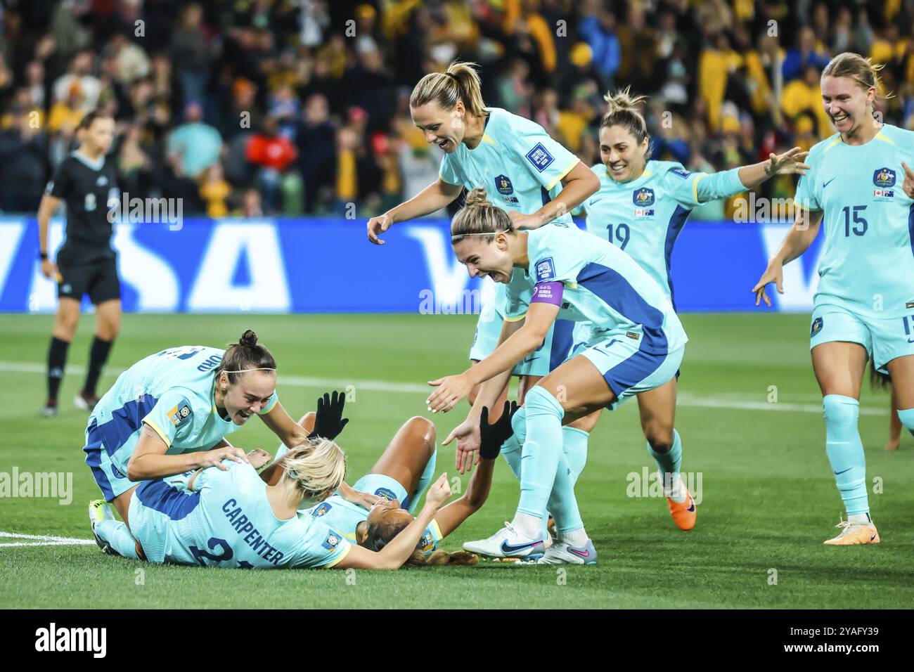 MELBOURNE, AUSTRALIA, JULY 31: Australia celebrates Mary FOWLER scoring ...