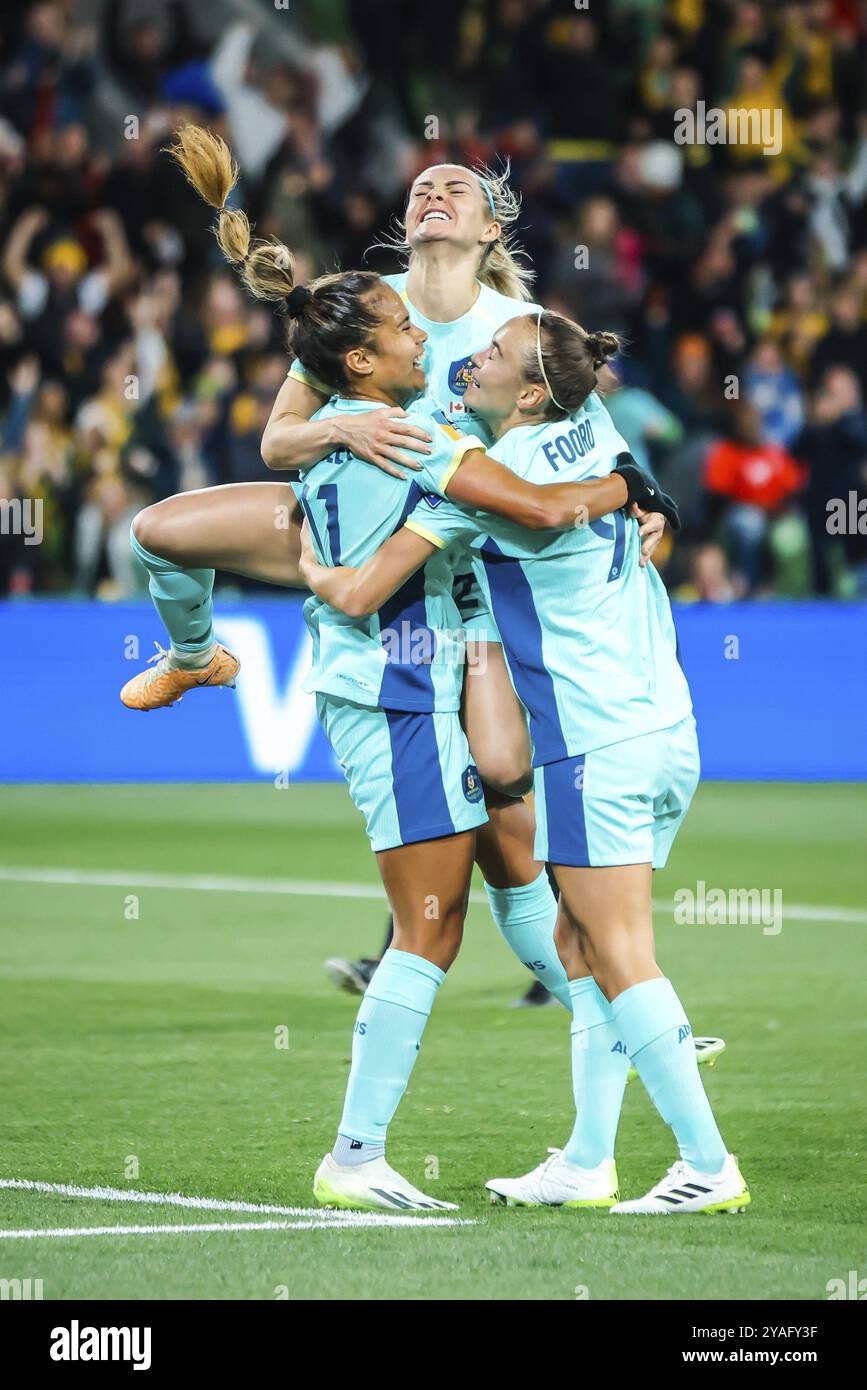 MELBOURNE, AUSTRALIA, JULY 31: Australia celebrates Mary FOWLER scoring ...
