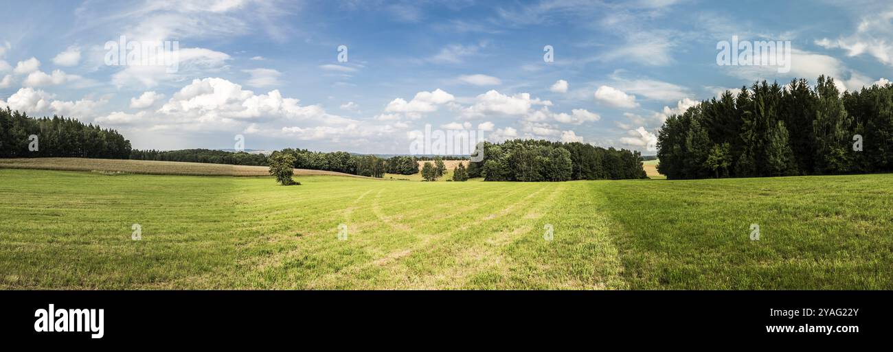 Extra large view hi-res stock photography and images - Alamy