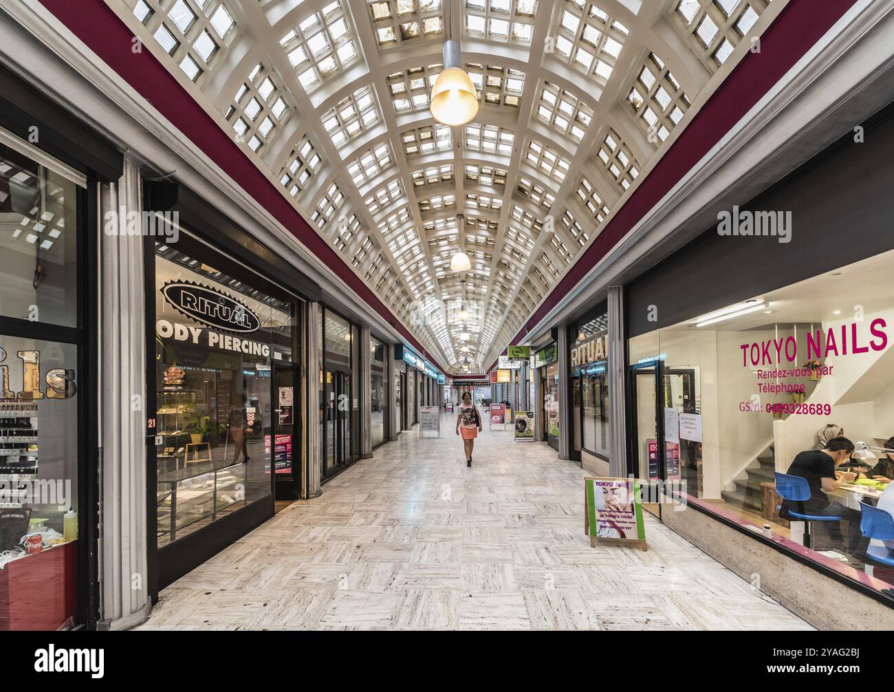Passage gallery hi hi-res stock photography and images - Alamy