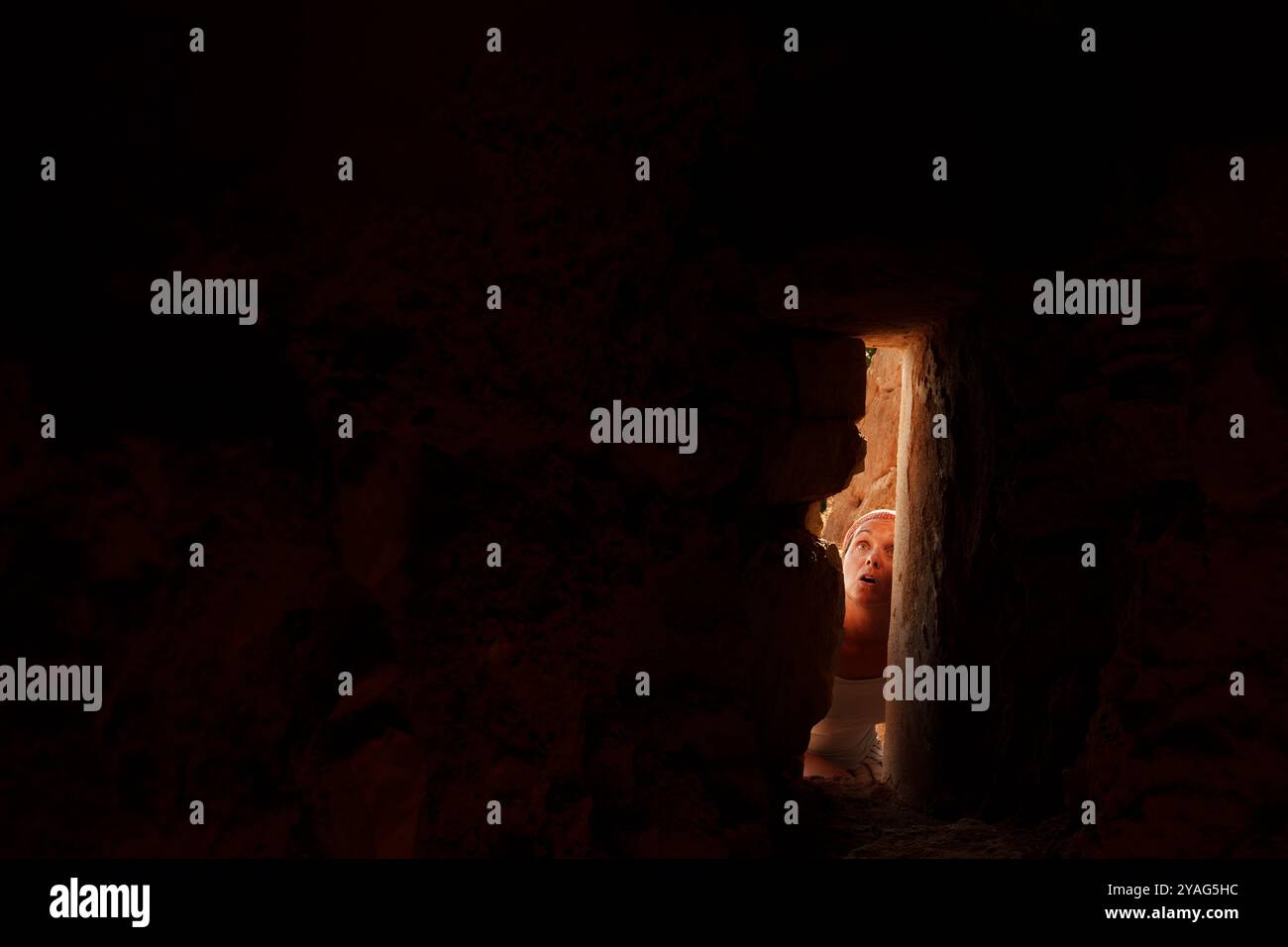 Archaeologist explorer discovering a priceless hidden treasure Stock ...