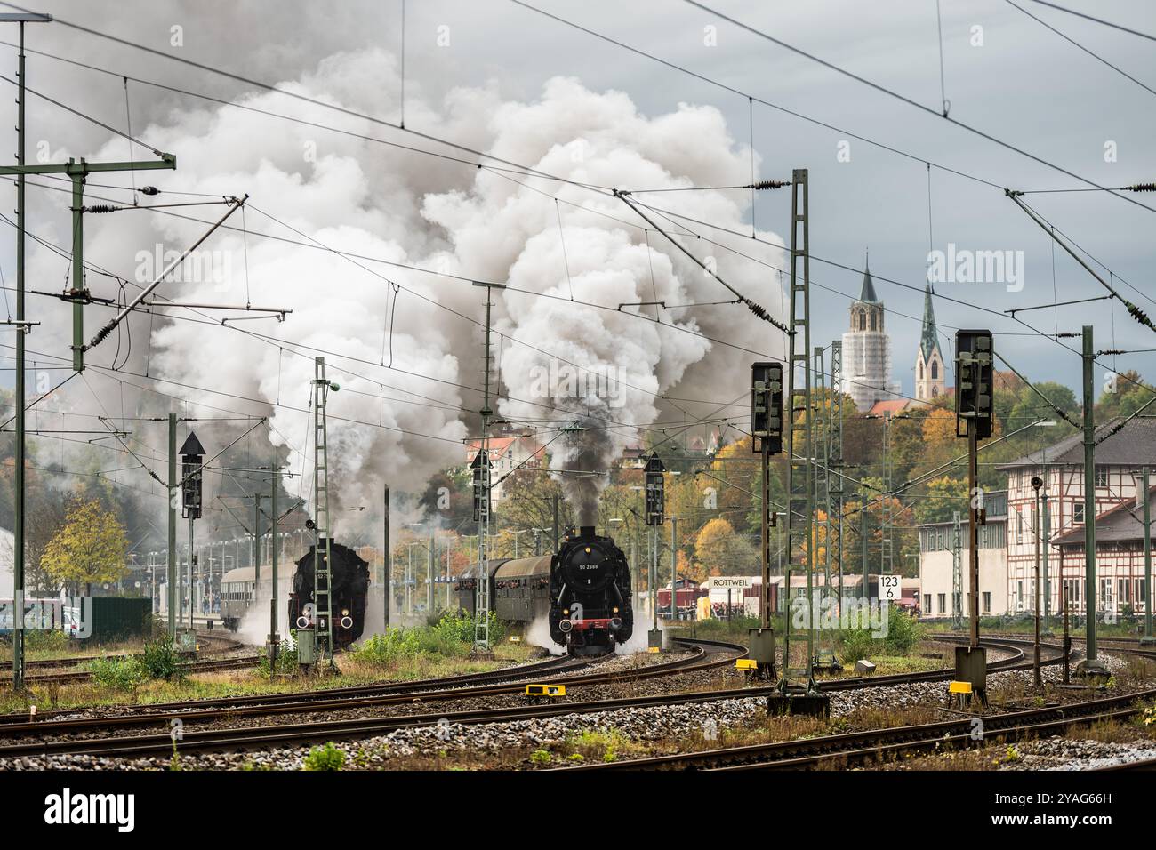 Rottweil, Germany. 13th Oct, 2024. Steam locomotive 52 7596 (l) and 50 ...