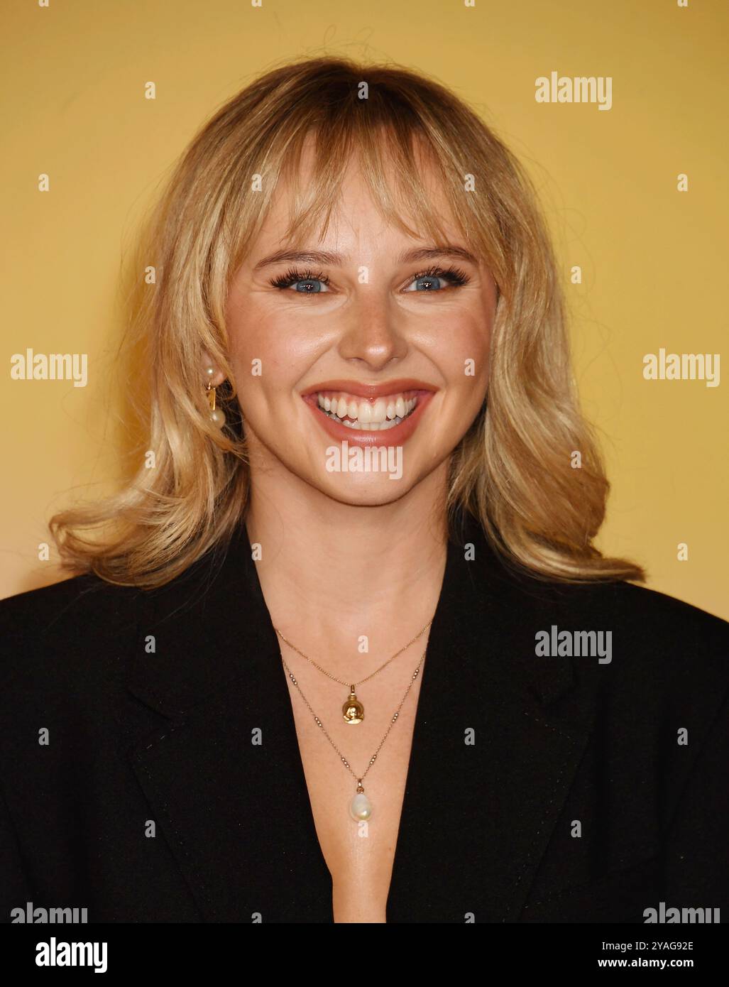 LOS ANGELES, CALIFORNIA - OCTOBER 10: Mia Rodgers attends the Warner ...