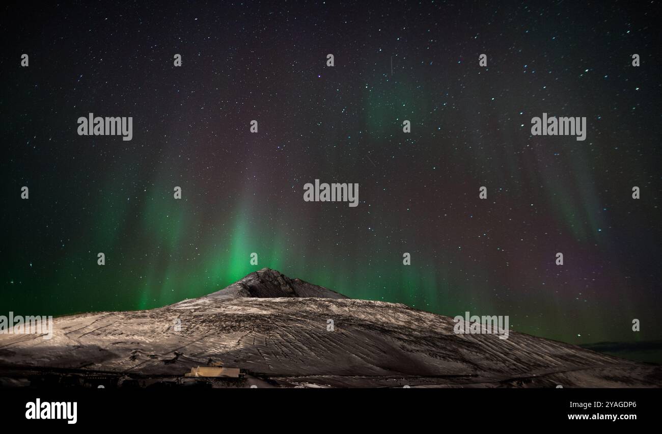 Aurora Australis (Southern Lights) display in Ross Island, Antarctica ...