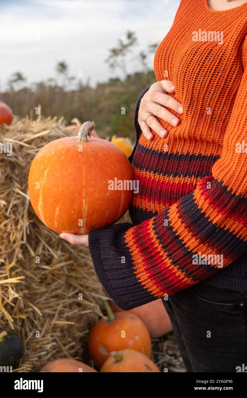 Crop belly pregnant woman hi-res stock photography and images - Alamy