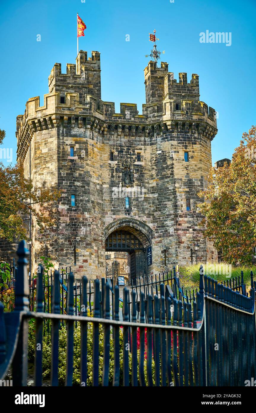 Lancaster castle gateway hi-res stock photography and images - Alamy