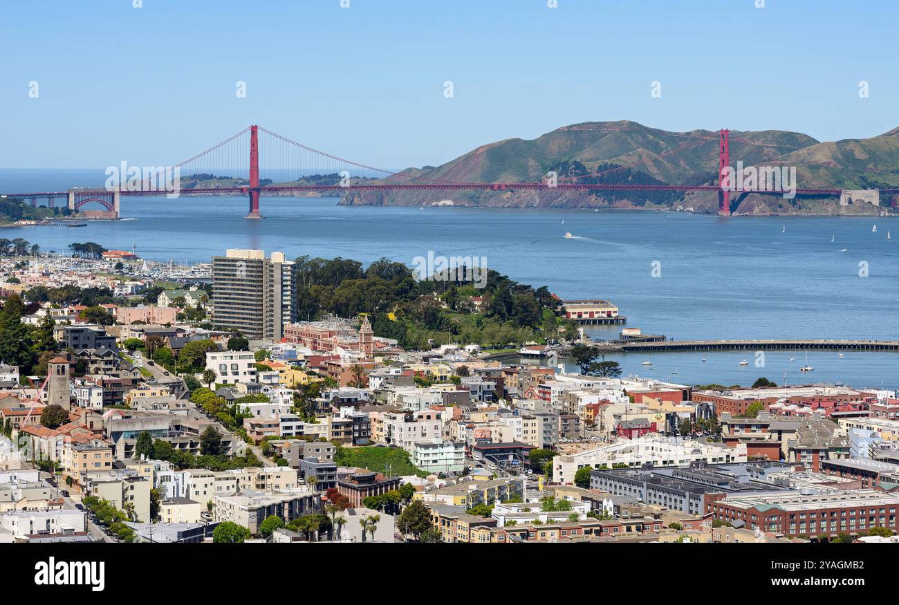 Panoramic view of San Francisco and the famous Golden Gate Bridge from ...