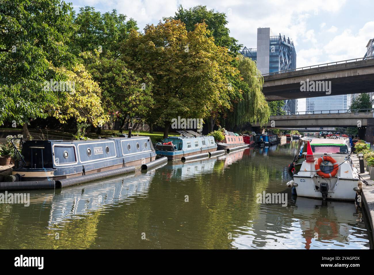 Barges houseboats little venice hi-res stock photography and images - Alamy
