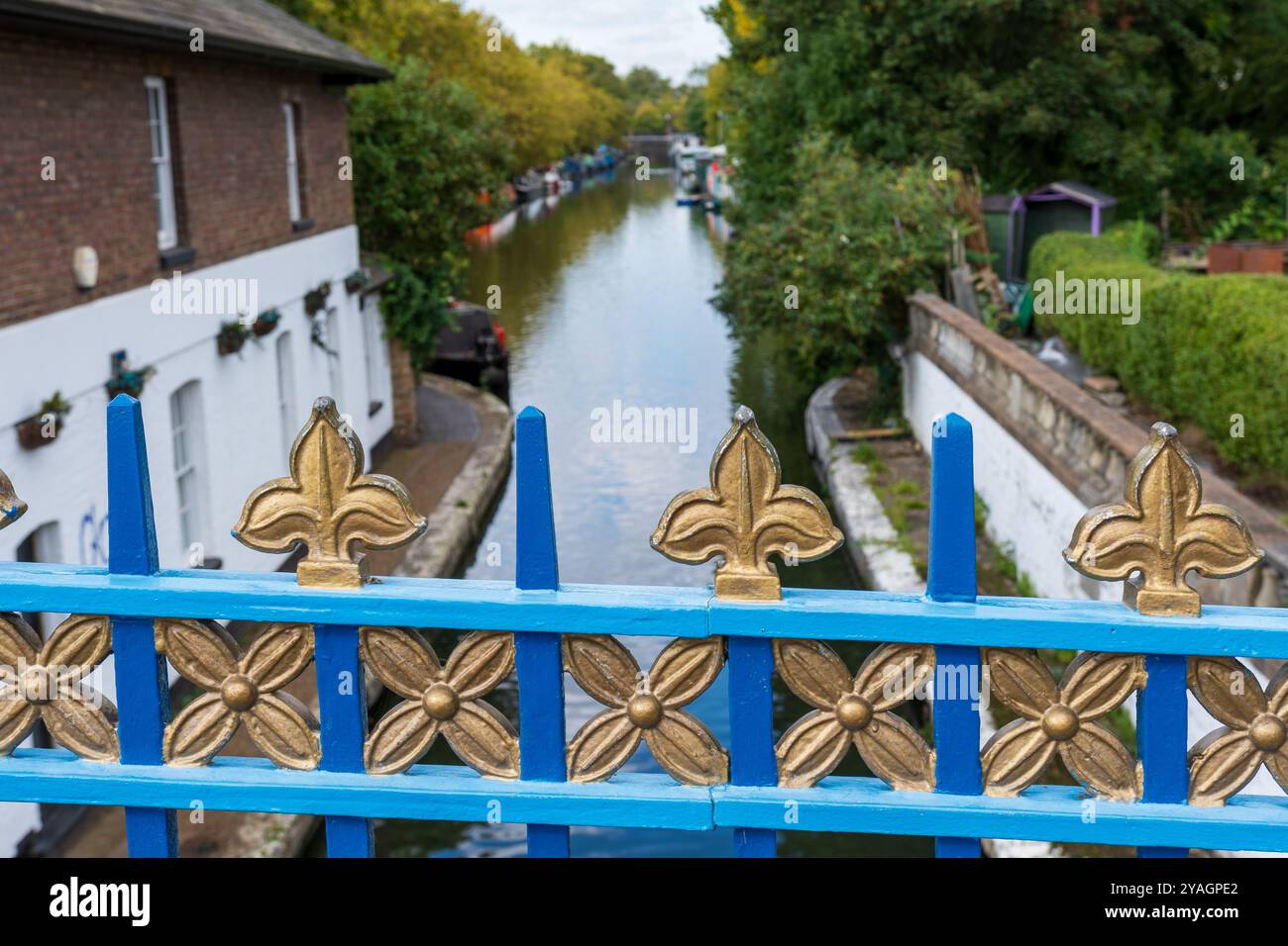 Barges houseboats little venice hi-res stock photography and images - Alamy