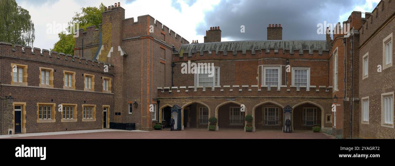 London, England: The Saint James Palace Friary Court Stock Photo - Alamy
