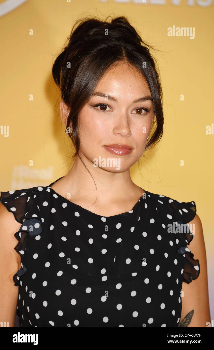 LOS ANGELES, CALIFORNIA - OCTOBER 10: Zoe Cipres attends the Warner ...