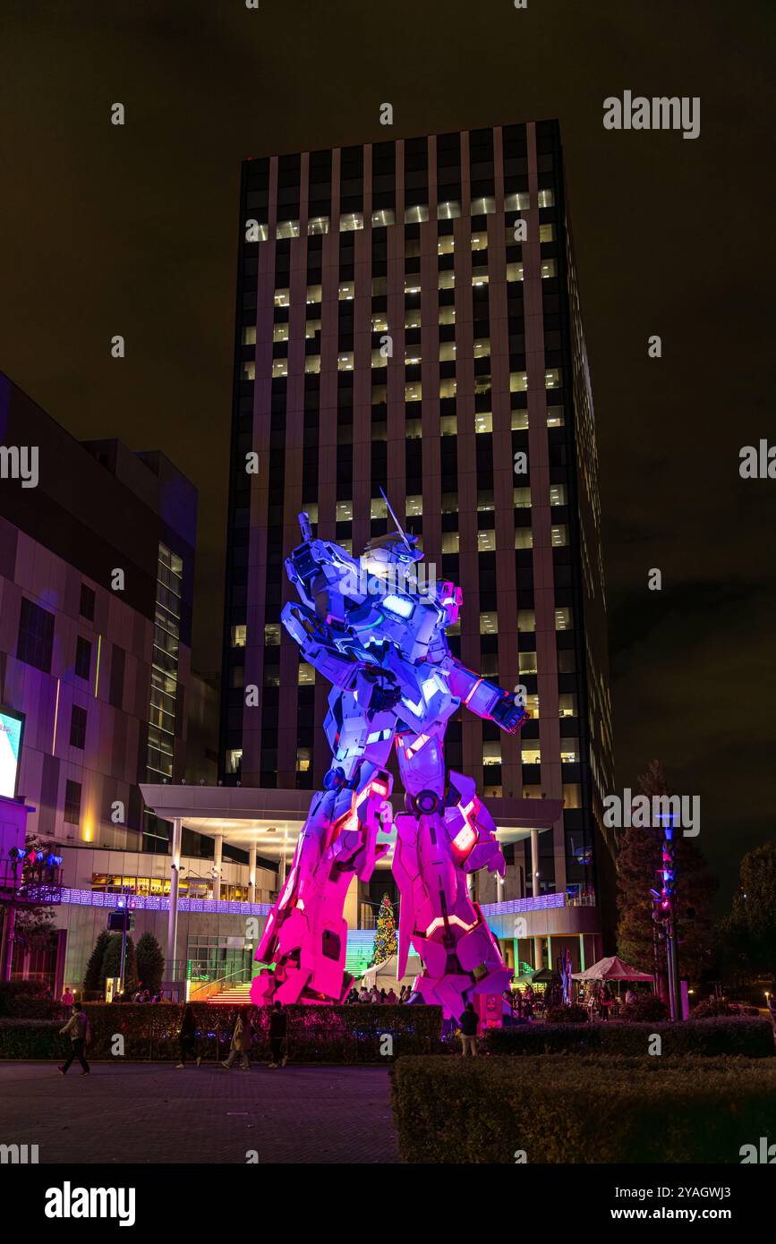 Giant gundam robot statue at night in odaiba tokyo japan Stock Photo ...