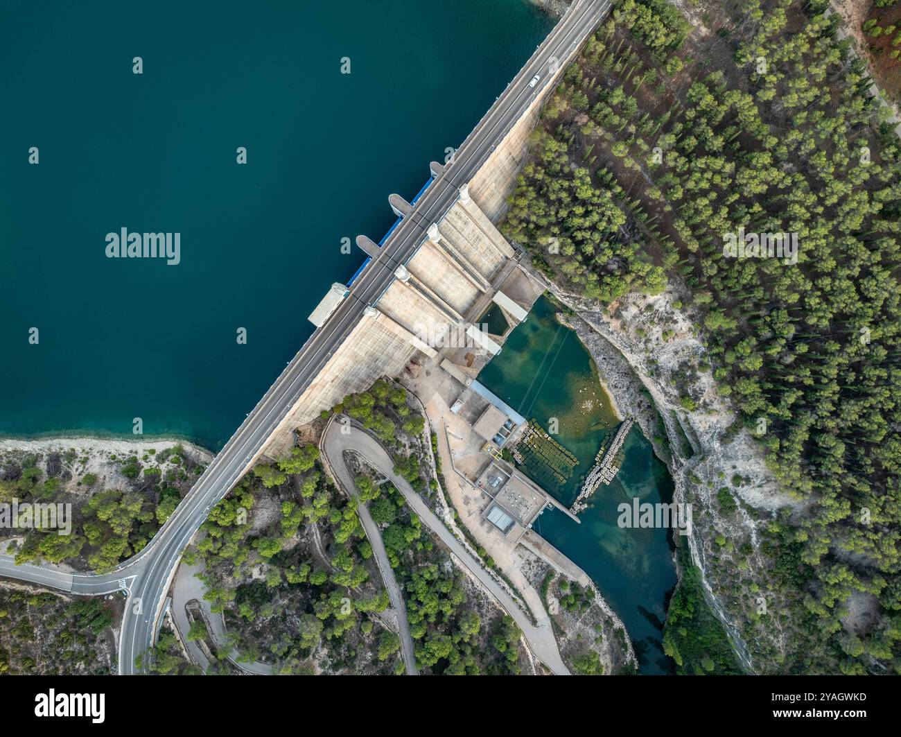 Aerial view of the Alarcón reservoir dam (Cuenca, Castilla-La Mancha ...