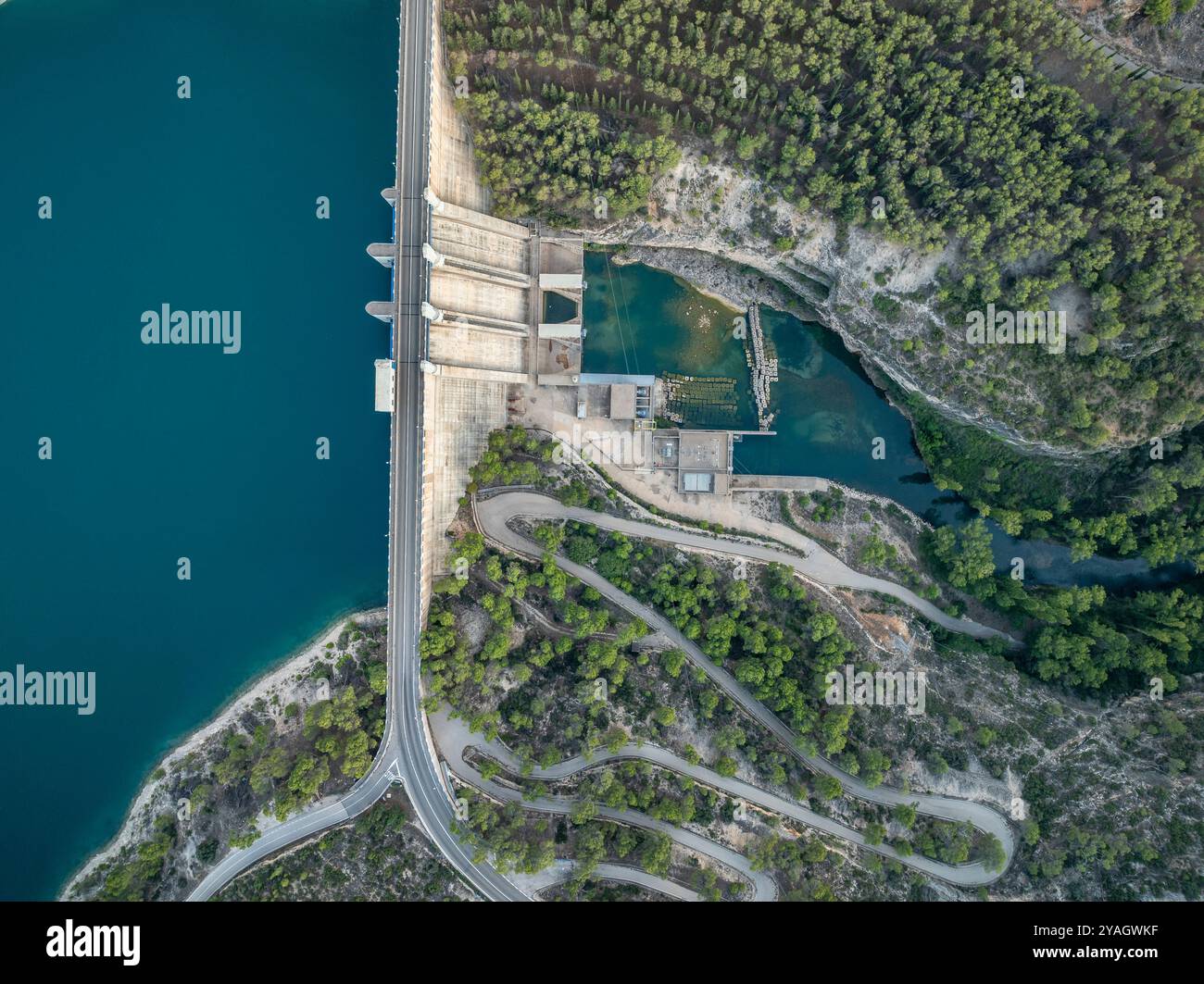 Aerial view of the Alarcón reservoir dam (Cuenca, Castilla-La Mancha ...