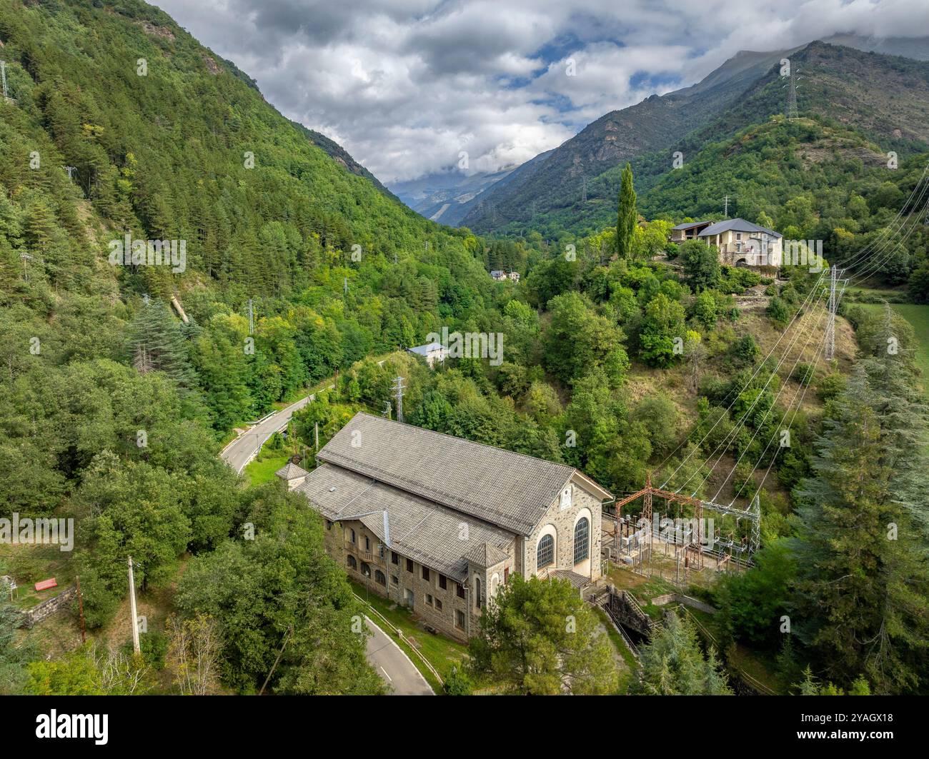 Torre centrale elettrica torre hi-res stock photography and images - Alamy