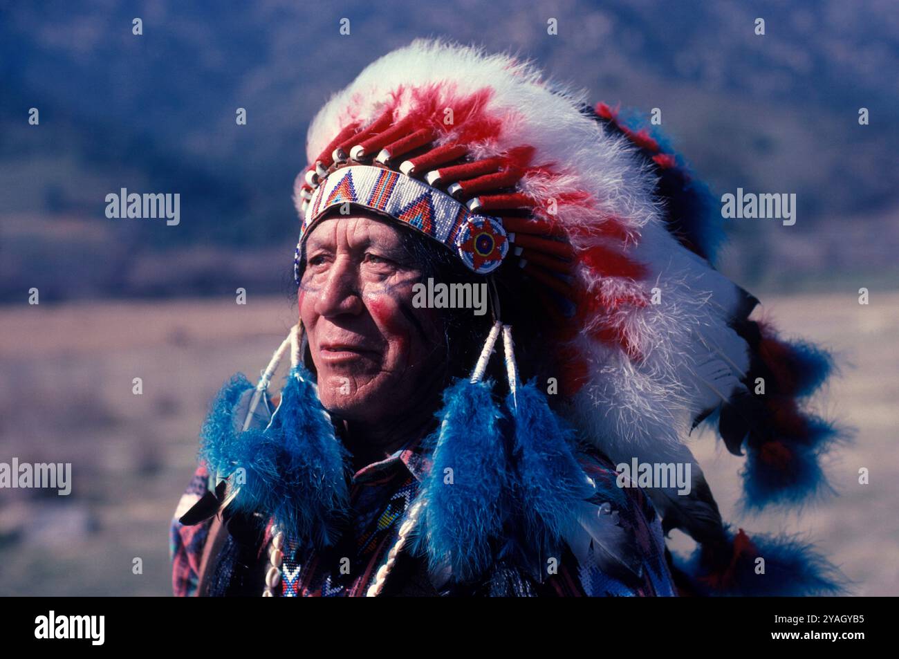 A cherokee man traditional clothing hi-res stock photography and images ...