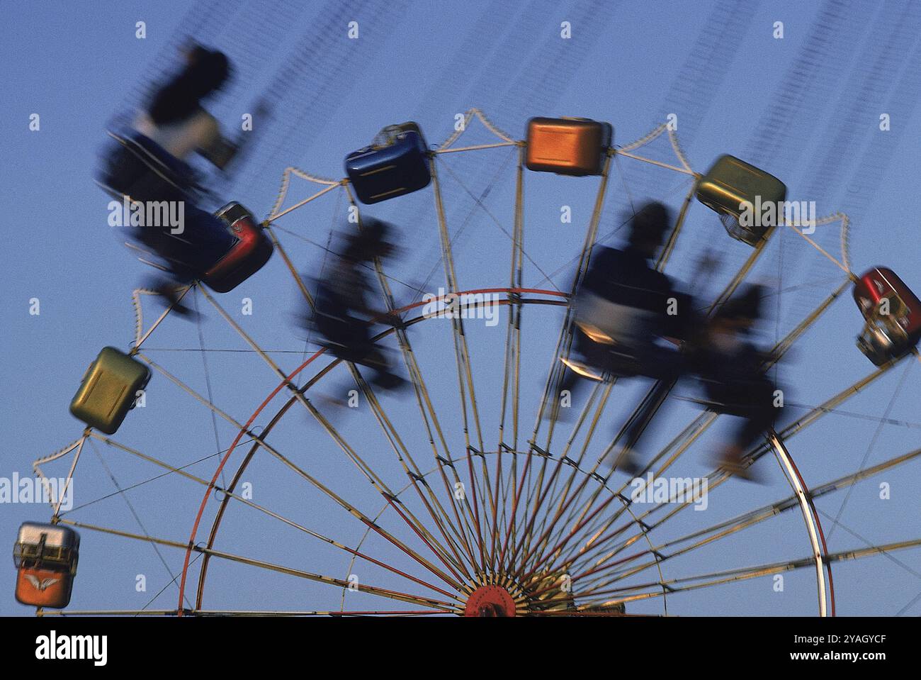 Air swing ferris wheel hi-res stock photography and images - Alamy