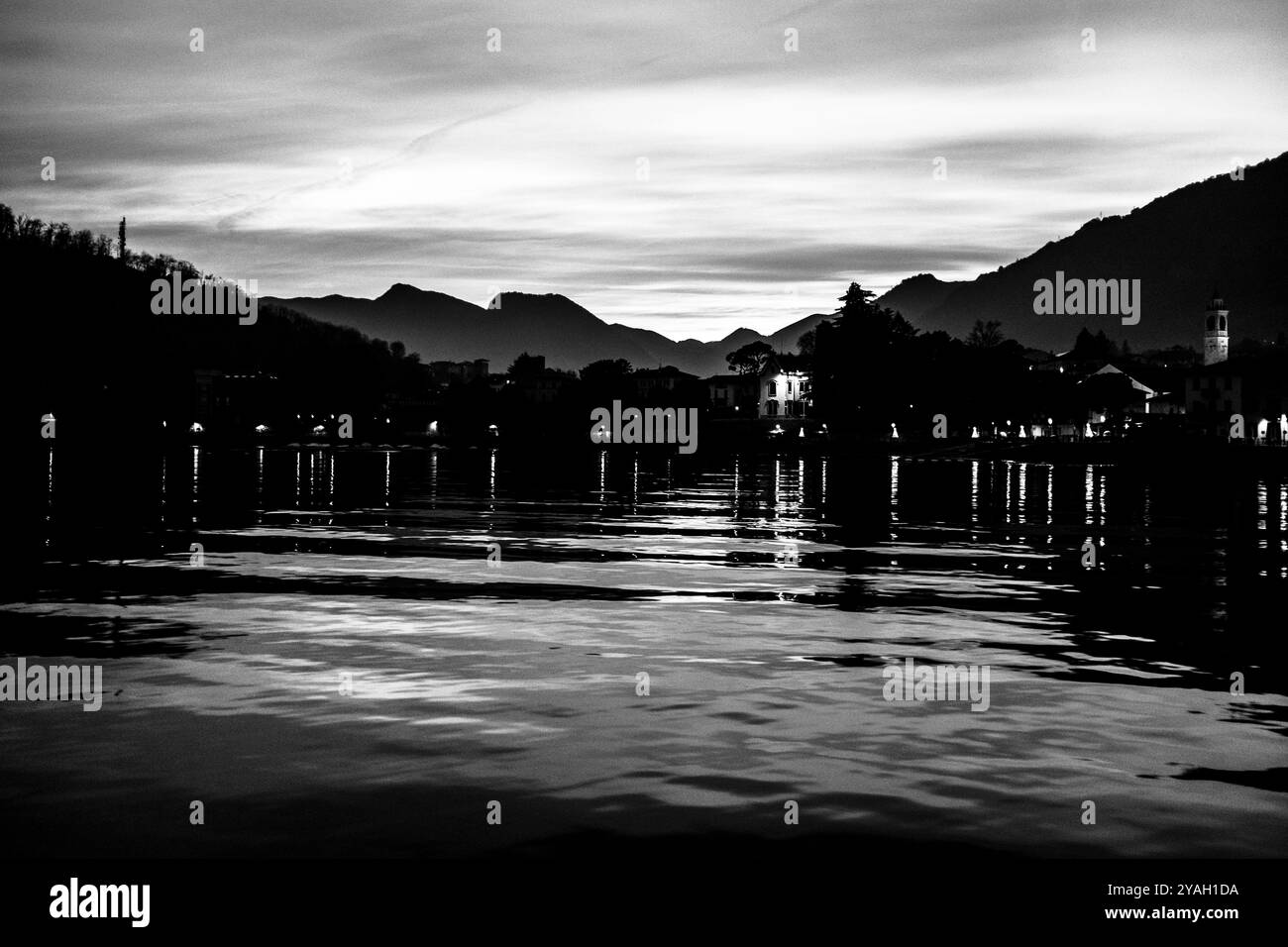 Varenna scenic sunset view in como lake hi-res stock photography and images - Alamy