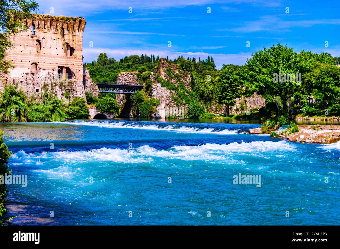 Visconti bridge mincio river hi-res stock photography and images - Alamy