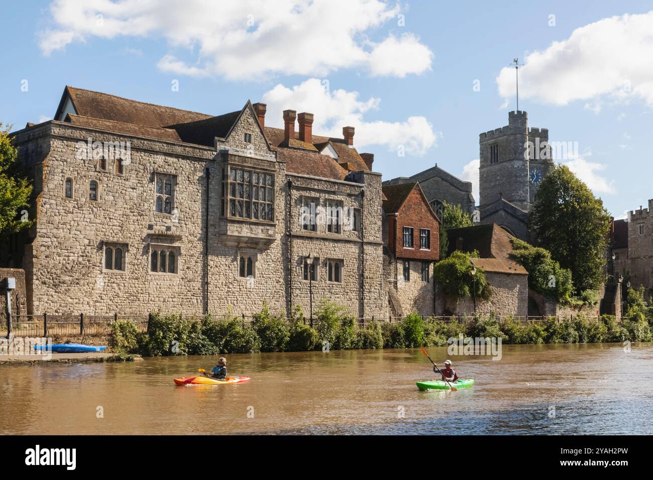 England, Kent, Maidstone, The Archbishops Palace and River Medway Stock ...