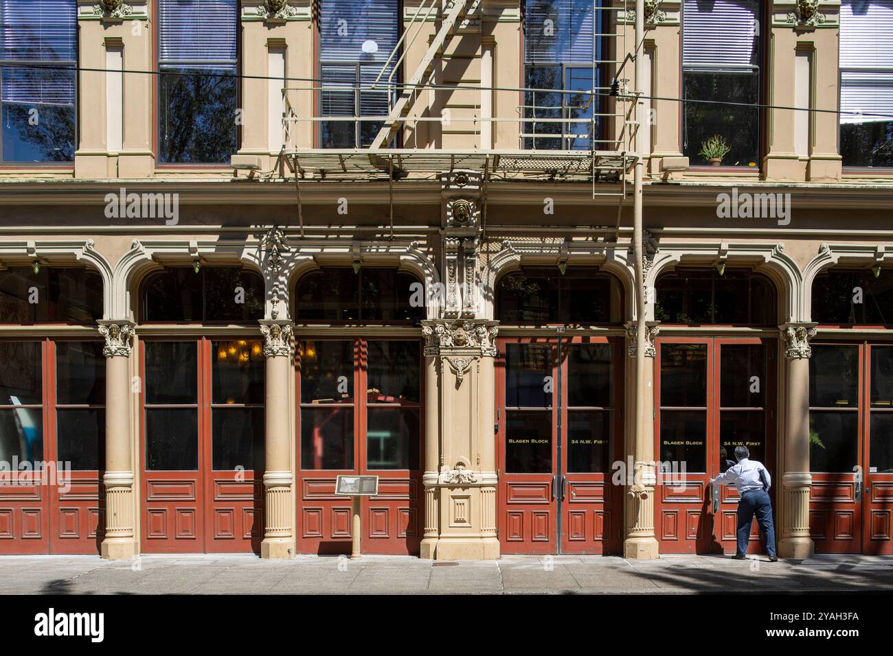 People entering public market hi-res stock photography and images - Alamy