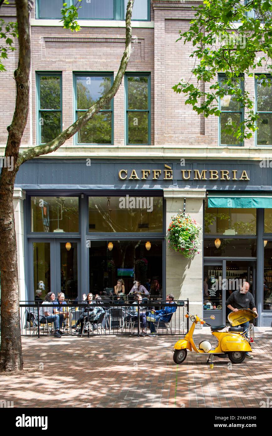 Coastal cafe restaurant exterior hi-res stock photography and images ...