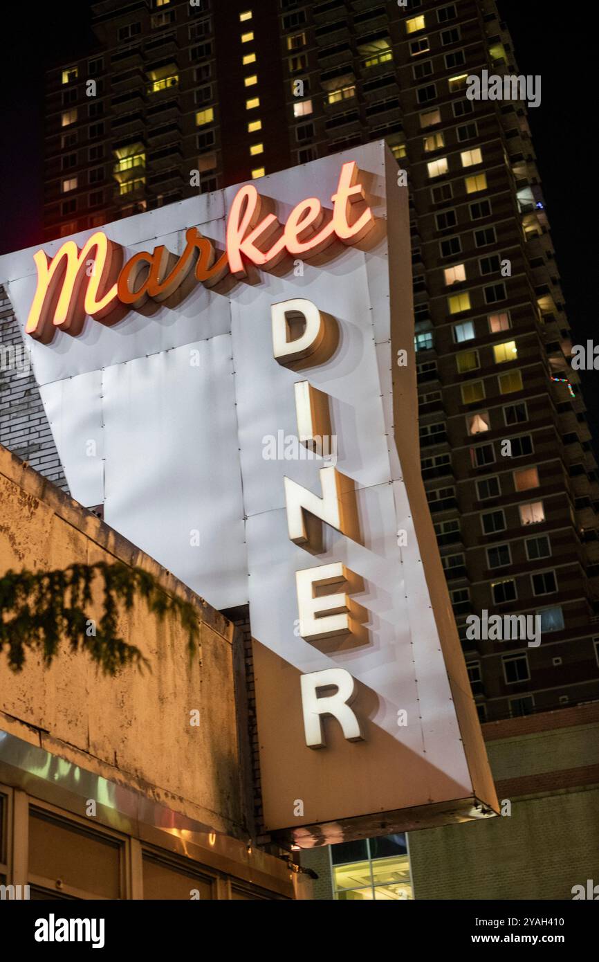 Night time diner hi-res stock photography and images - Alamy