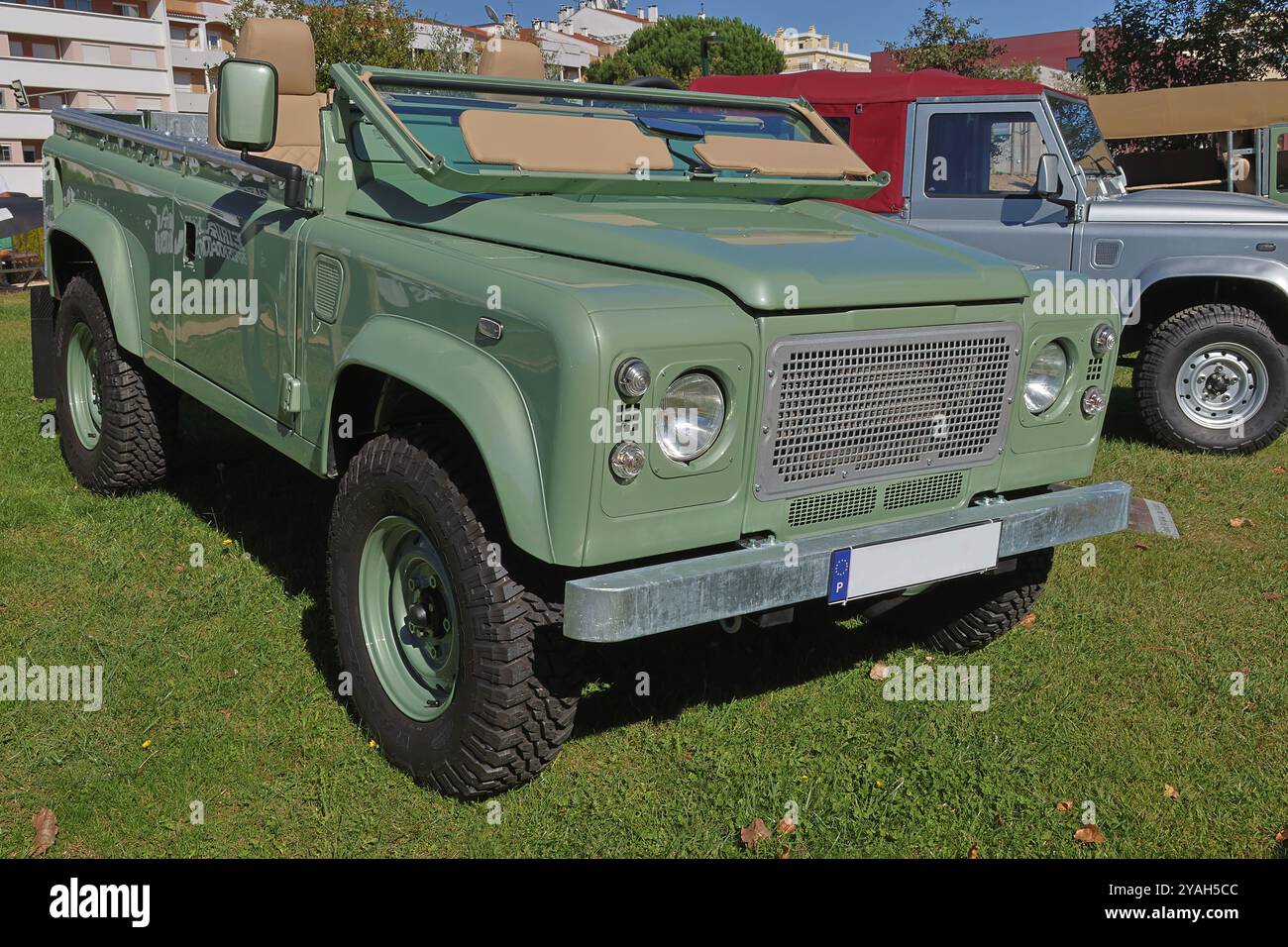 Land rover defender exhibition hi-res stock photography and images - Alamy