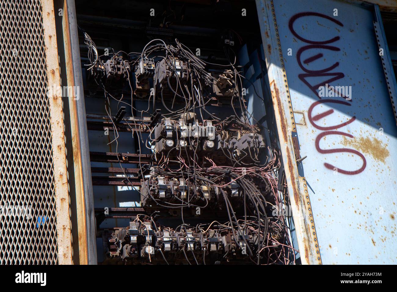 Exposed wires hi-res stock photography and images - Alamy