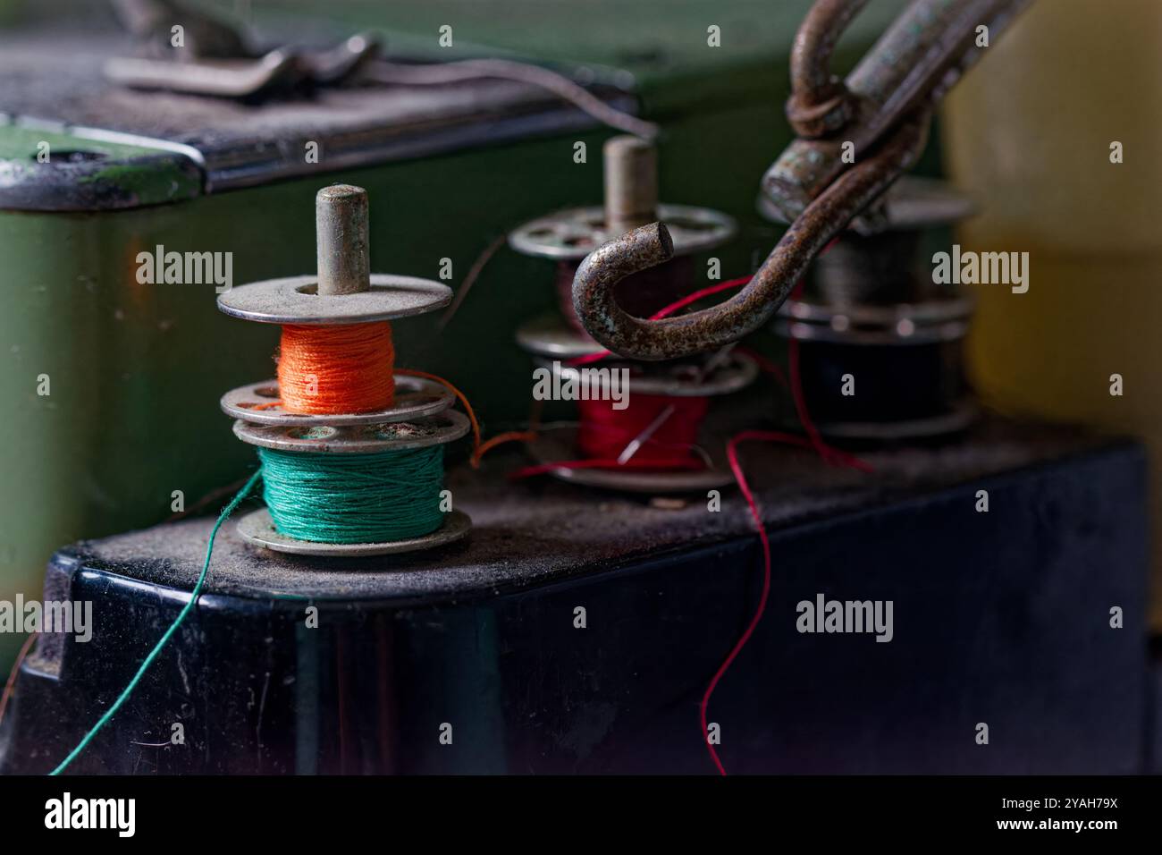 Vintage sewing machine close hi-res stock photography and images - Alamy