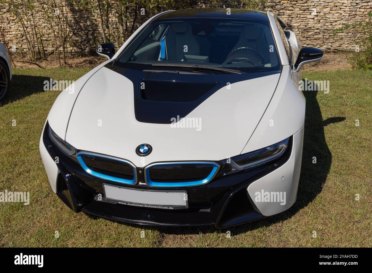 Bmw i8 headlights hi-res stock photography and images - Alamy