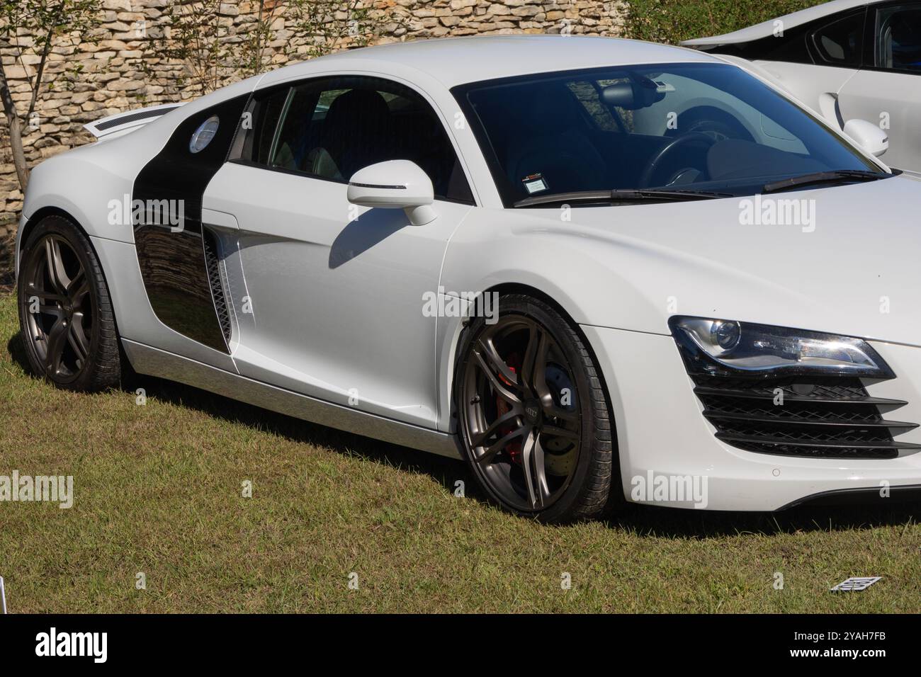 Sports car white hi-res stock photography and images - Alamy