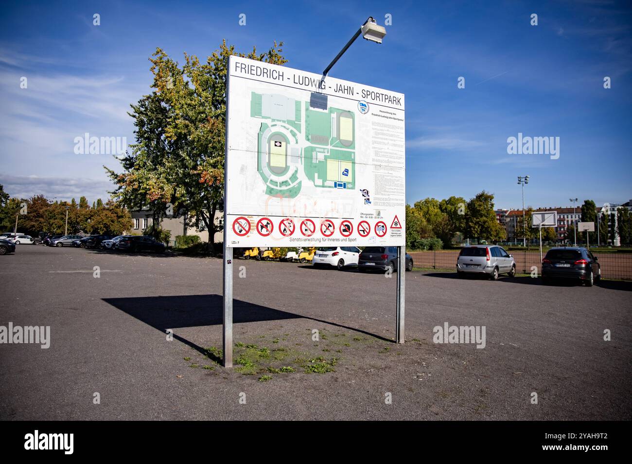 Gelände vom Friedrich-Ludwig-Jahn Sportpark in Berlin am 8. Oktober ...