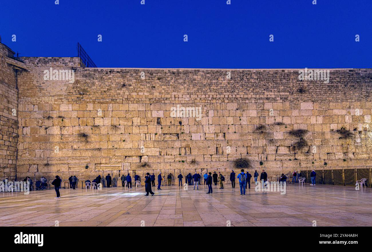 Pilgrims visiting the Wailing Wall in Jerusalem, Israel, Middle East ...