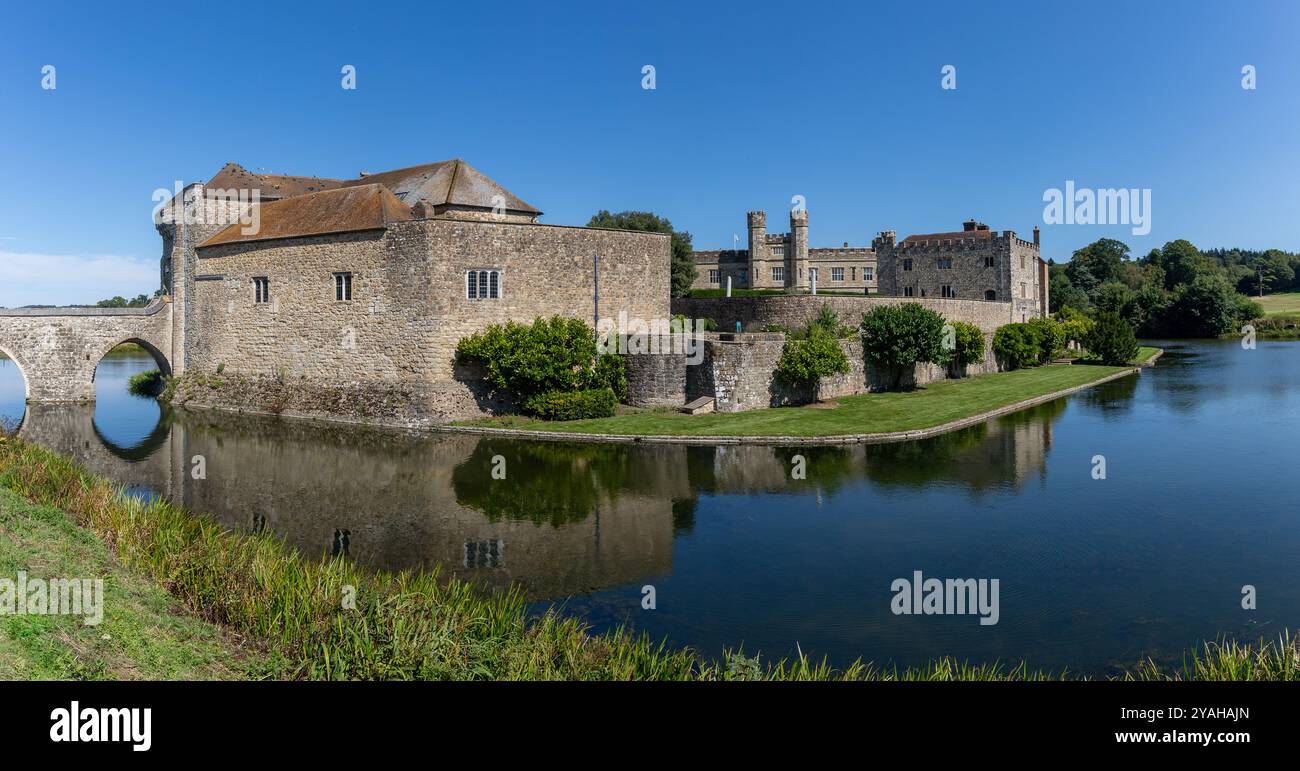 Reflections leeds castle hi-res stock photography and images - Alamy