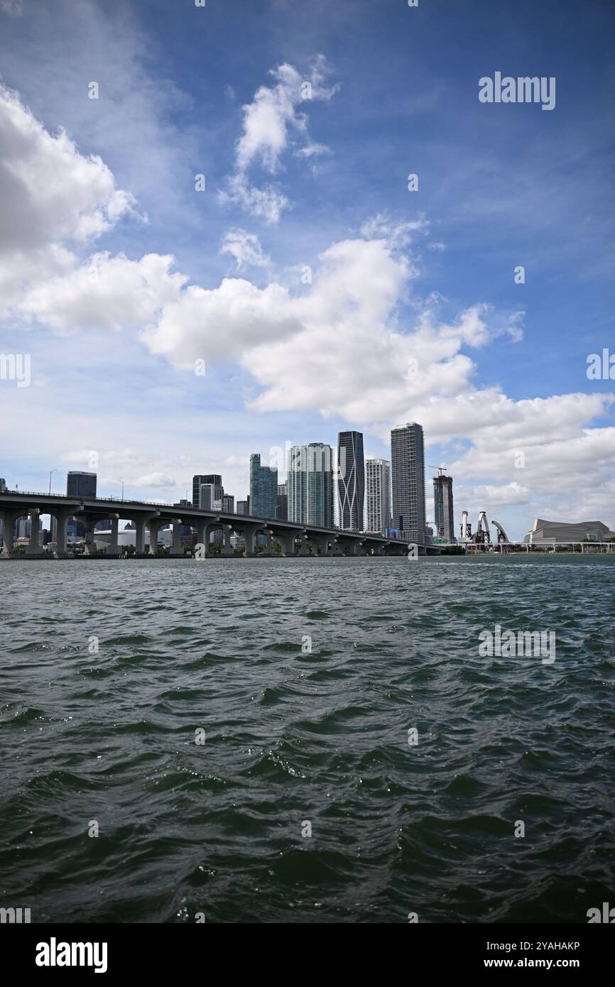 Full frame of high rise building miami hi-res stock photography and ...