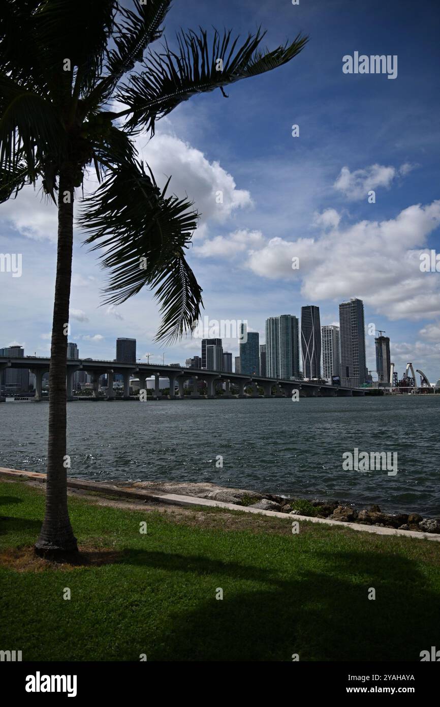 Brickell parks hi-res stock photography and images - Alamy