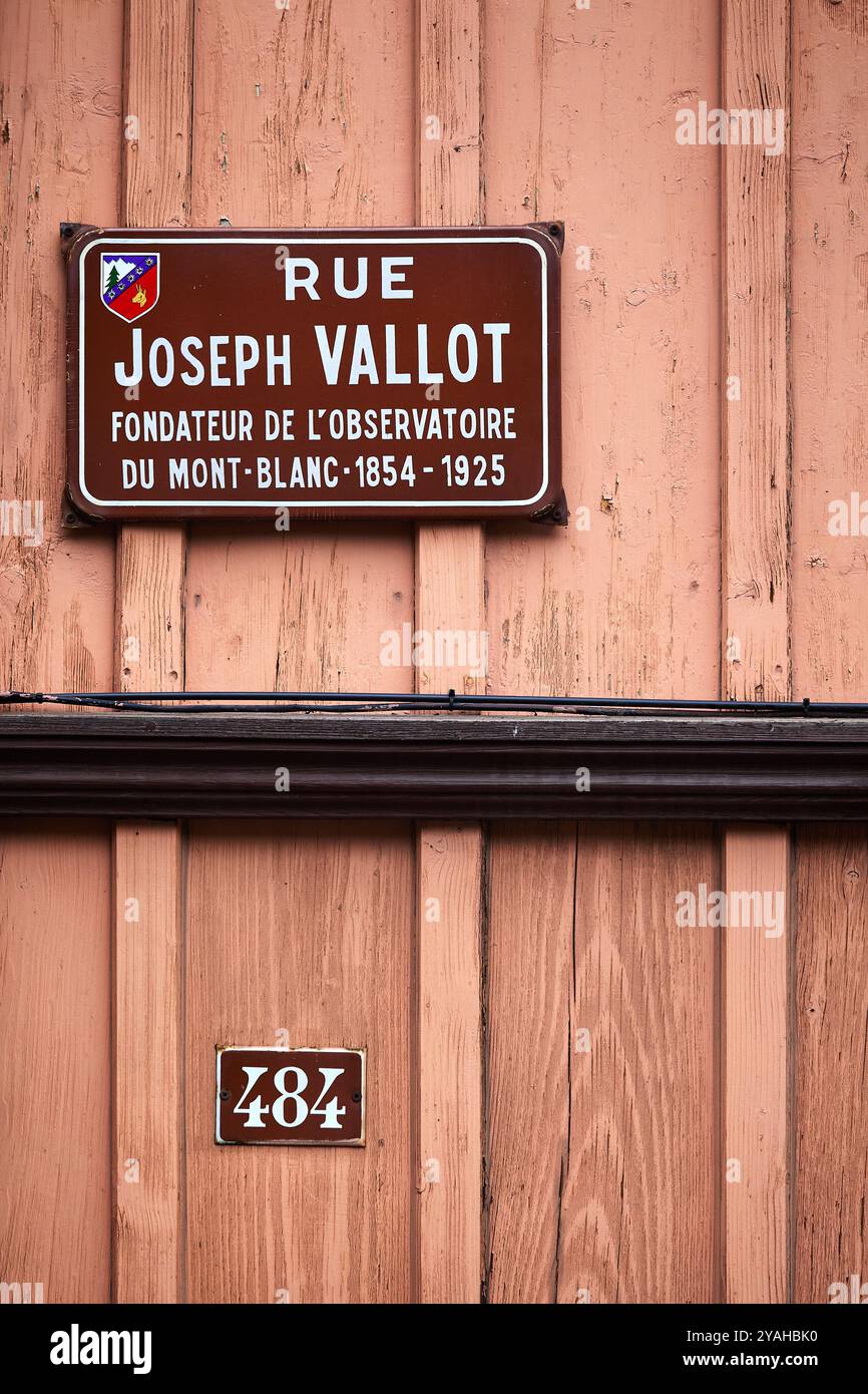 Signs, roadsigns and street landscapes in the streets of Chamonix ...